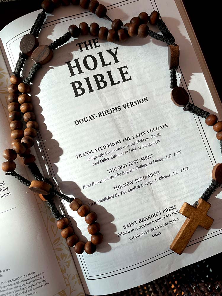 Scriptural Rosary (English & Latin) | Traditional Catholic Prayers